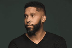 Jak Craig Lewis pomáhá zaměstnancům dostávat výplaty v koncertní ...